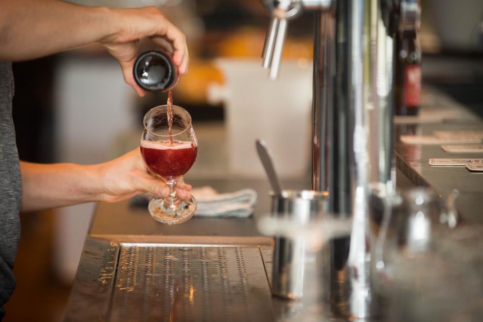 Opleiding: Bier tappen en schenken, zo geklonken | Horeca Forma